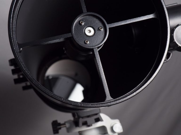 Télescope STELESCOPE 130 avec moteur de suivi inclus